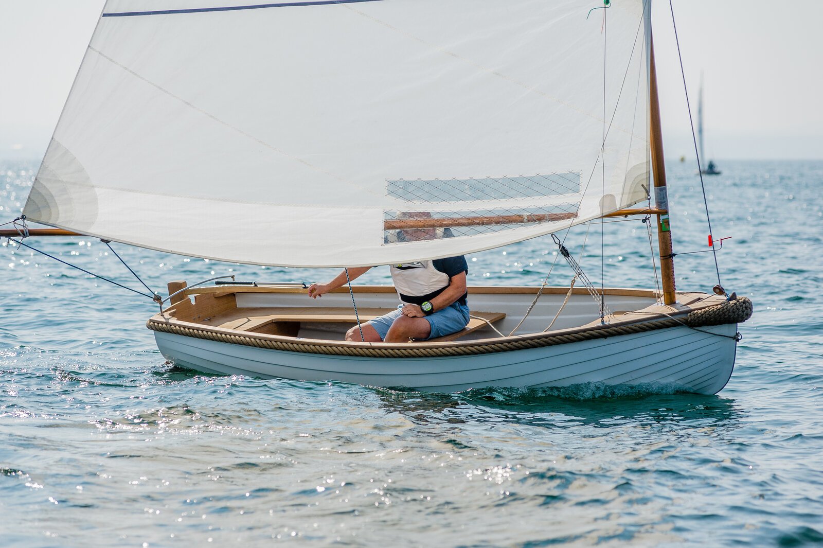 What Is a Daysailer? A Beginner’s Guide | Discover Boating