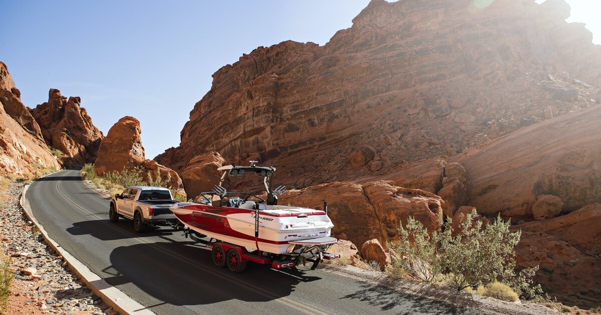 Trailering a Boat Long Distance: Pro Tips & Destinations