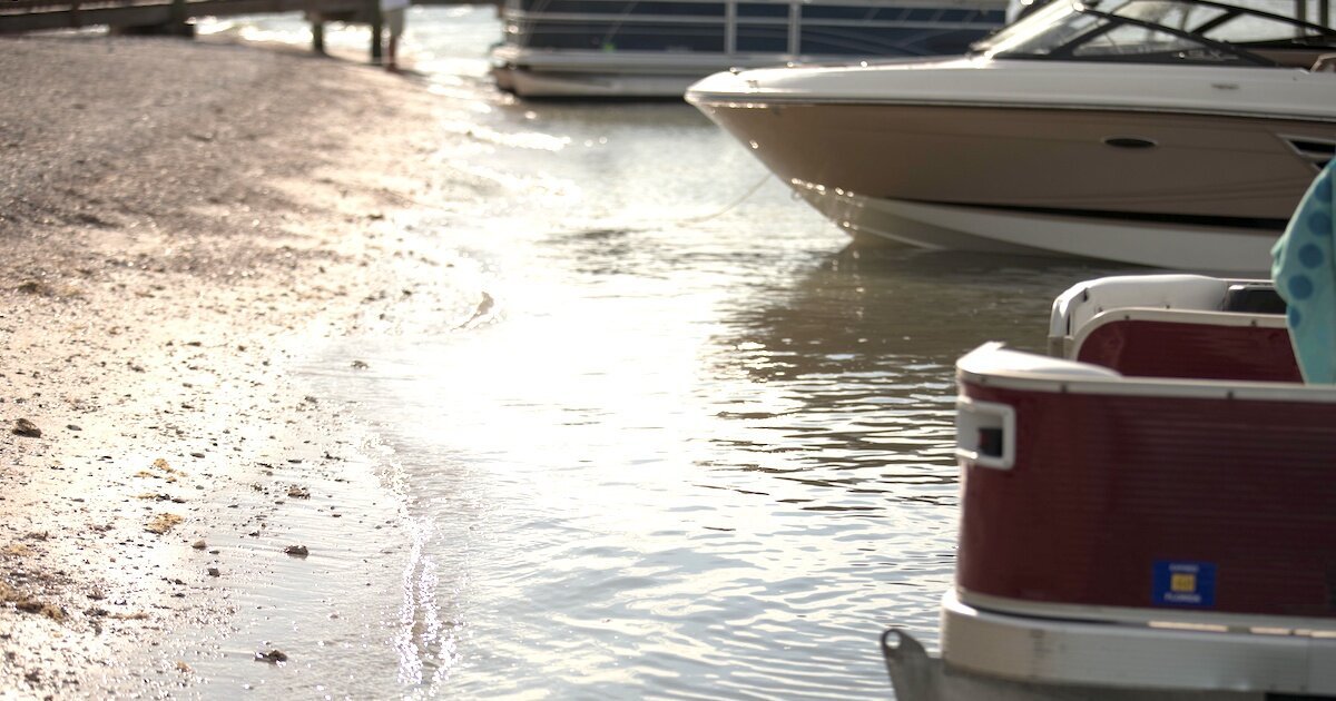 Beaching a Boat: 10 Tips for Success | Discover Boating