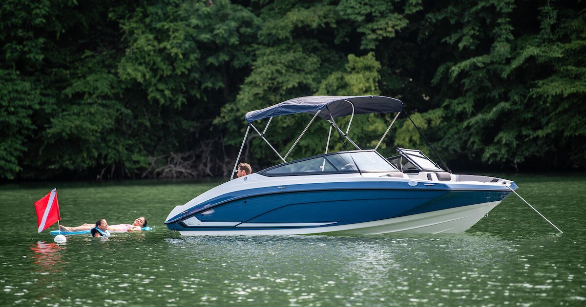 Bowrider boats store