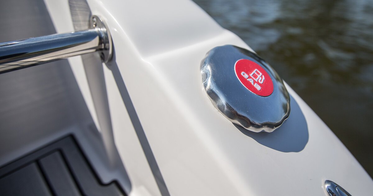 Choosing the Right Marine Fuel & Oil for Your Boat's Engine