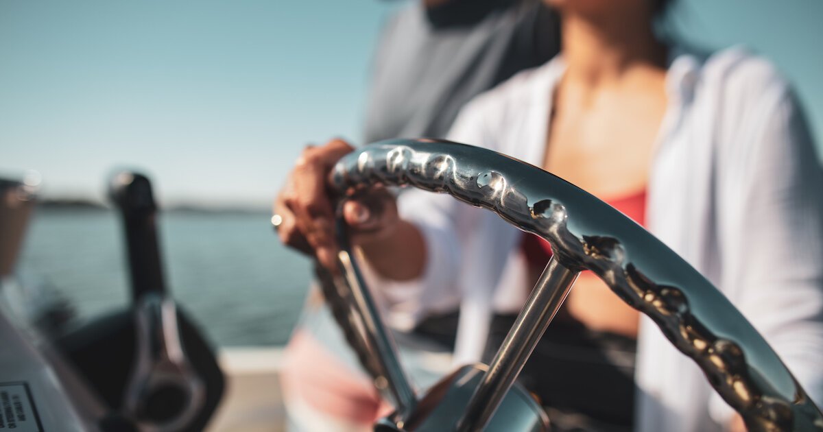 Driving a Boat: Step-by-Step Guide | Discover Boating