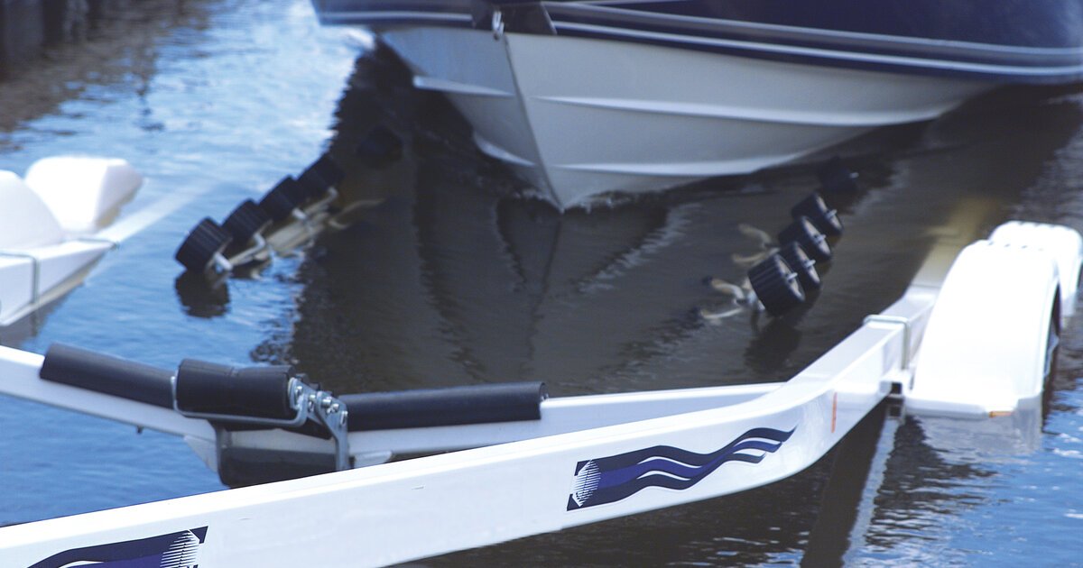 Loading a Boat on a Trailer | Discover Boating