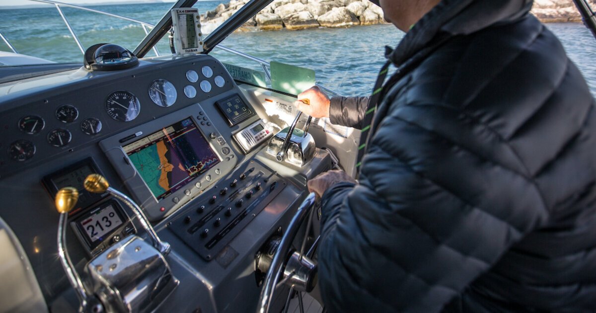 Boat Radar Basics: How Does Marine Radar Work? | Discover Boating