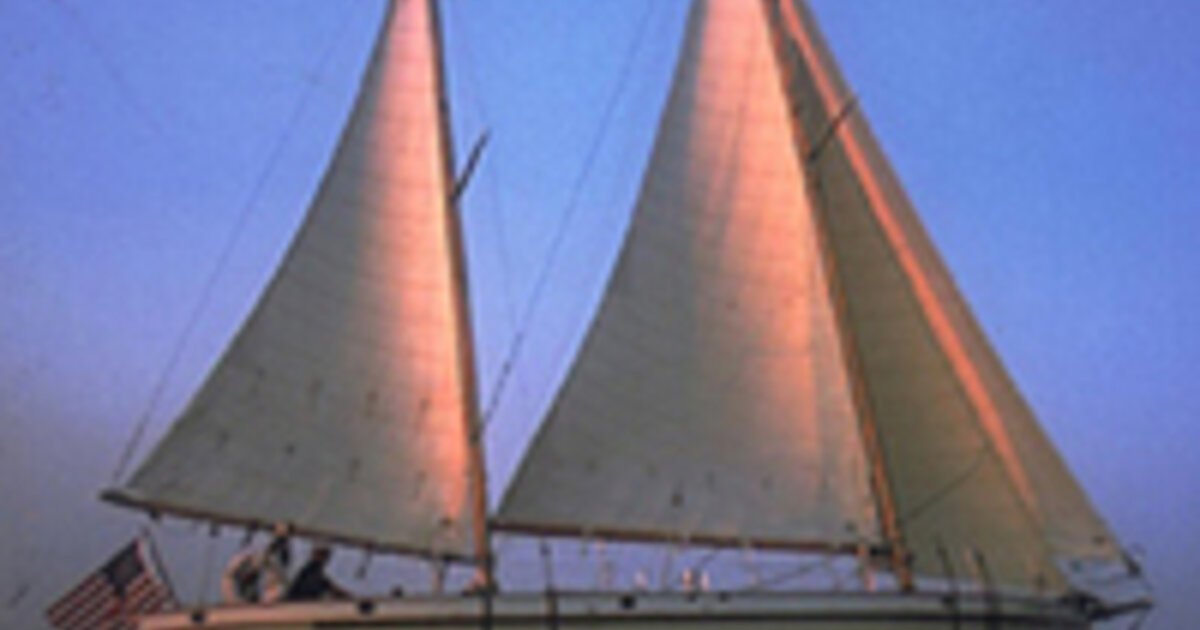 Powerboating & Sailing: 11 Tips for a Better Summer Cruise | Discover ...