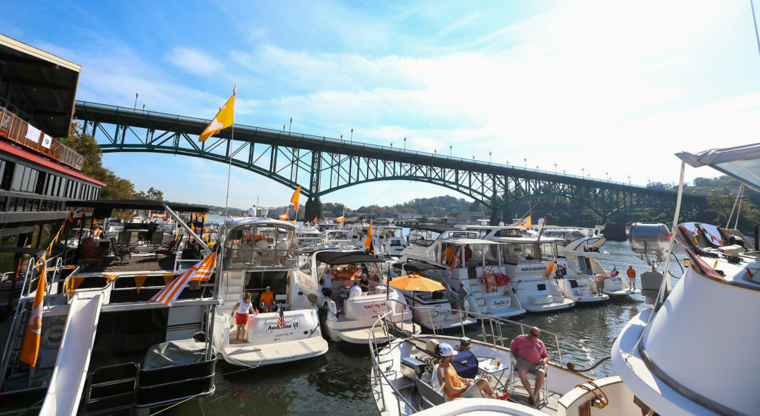 Tailgating on a Boat: 5 Tips for Boatgating | Discover Boating